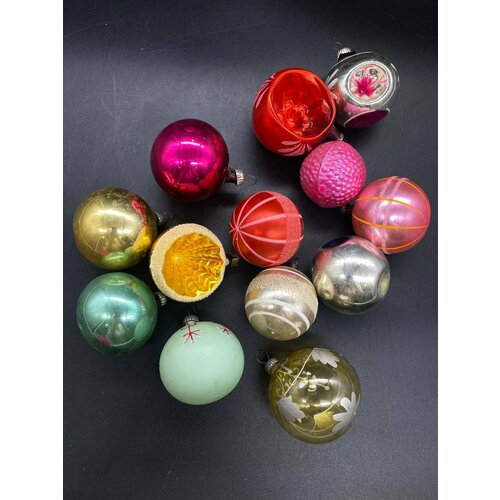 Набор из 13 ёлочных игрушек (шаров) в подборе, стекло, композитный материал