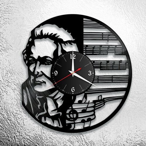 Настенные часы из виниловой пластинки с Вольфгангом Амадеем Моцартом