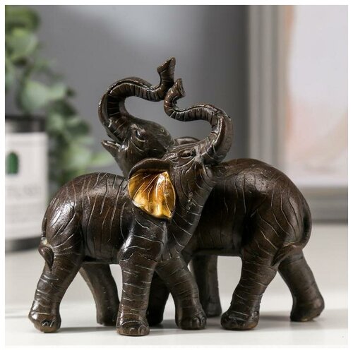 Сувенир полистоун "Два слона африканских коричневых" золотые ушки 11х12х5,5 см