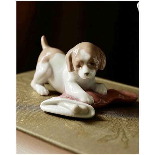 Nao by Lladro статуэтка щенок с рождественским носком, Испания, 2002 год