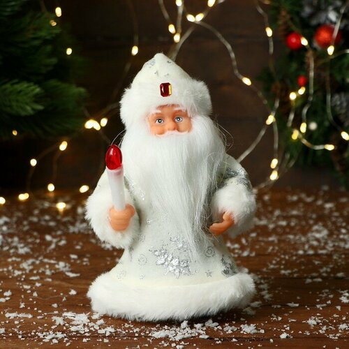 Дед Мороз "В узорчатой шубке с фонариком" 19 см, серебро 9692499
