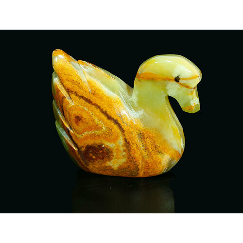 Сувенир лебедь из натурального камня оникс.