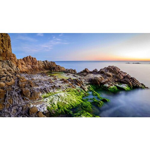 Картина на холсте 60x110 Альянс Лес "Небо море скалы водоросли" на подрамнике / интерьер/ декор