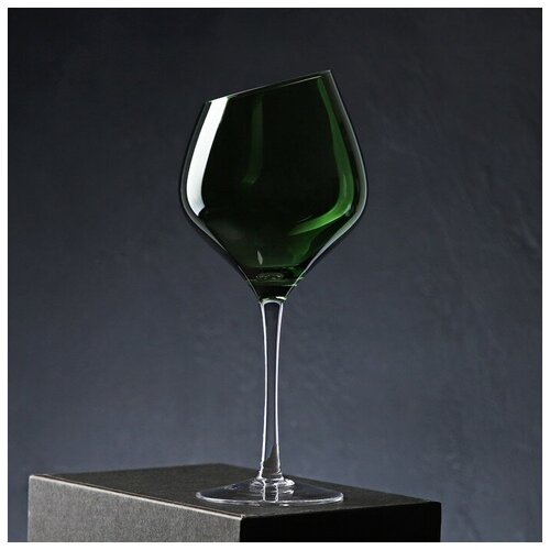 Бокал для вина Magistro «Иллюзия», 540 мл, 10×24 см, ножка прозрачная, цвет зелёный