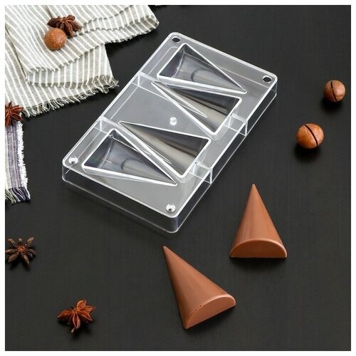 Форма для шоколада и конфет КНР "Большой конус", 4 ячейки, 20х12х2,5 см, ячейка 8х5х2,2 см