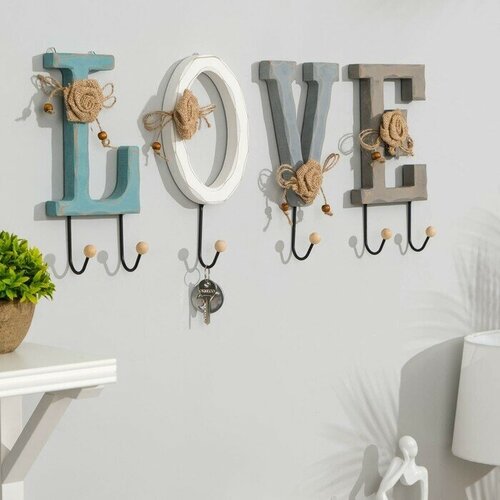 Крючки для одежды декоративные "Love" буква с крючком