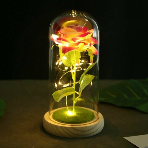 Белая роза в стеклянной колбе с газоном и светодиодной подсветкой ночник светильник