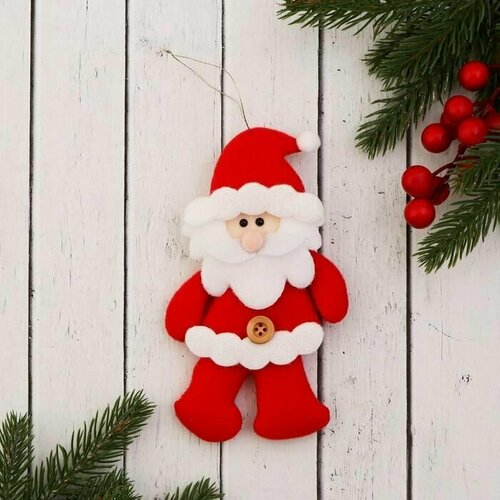 Мягкая подвеска "Дед Мороз с пуговкой "8х15 см, бело- красный