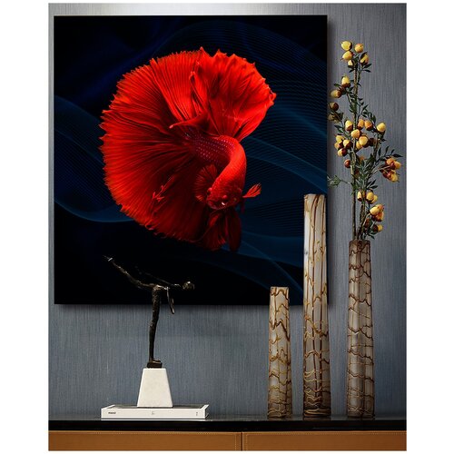 Квадратная картина на холсте для интерьера в гостиную/зал/спальню "Красная рыбка", 50х50 см