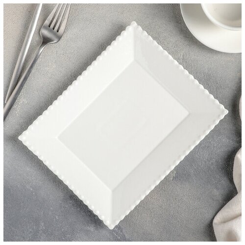 Тарелка десертная Magistro «Лакомка», 20×16 см, цвет белый