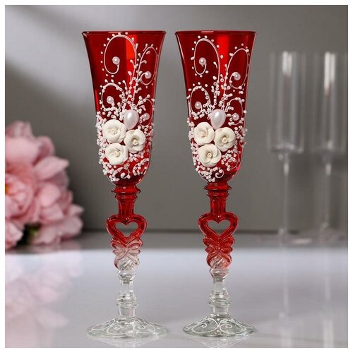 Набор свадебных бокалов "Розы", с лепниной и сердцем на ножке, красный