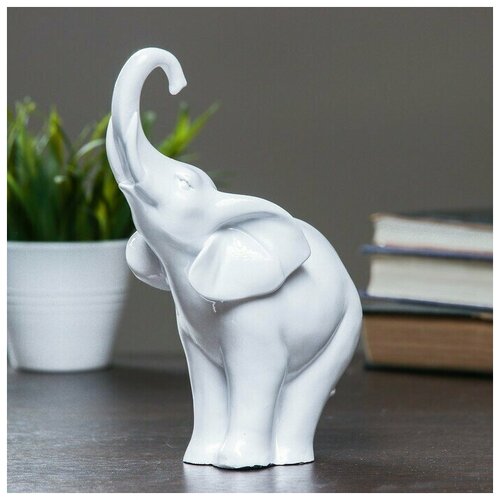 Фигура "Слон" белый