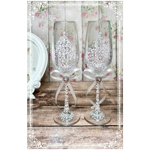 Свадебные бокалы "Нежность"в белом цвете с ручной росписью / фужеры для шампанского/бокалы молодоженов/бокалы на свадьбу/набор бокалов