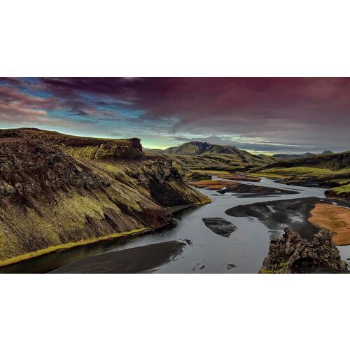 Картина на холсте 60x110 LinxOne "Неглубокая река среди зеленых гор" интерьерная для дома / на стену / на кухню / с подрамником