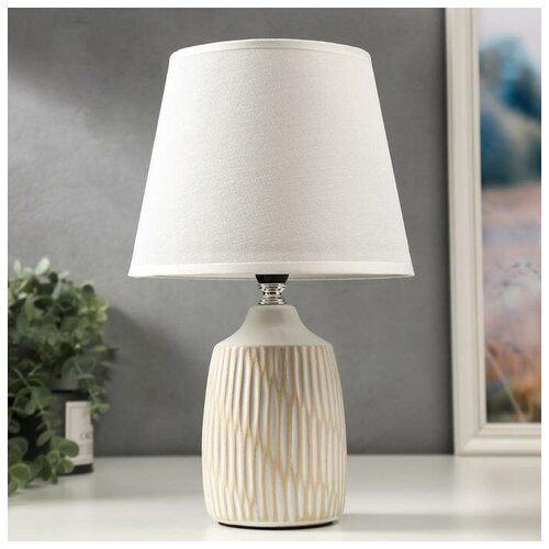 Лампа настольная Risalux E14, 40 Вт, серый, 20*20*32 см
