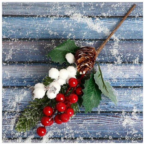 Декор "Зимнее очарование" шишка ягоды красные белые хвоя 25 см