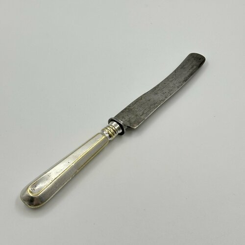 Нож столовый, с гранёной рукоятью лаконичной формы, металл, серебрение
