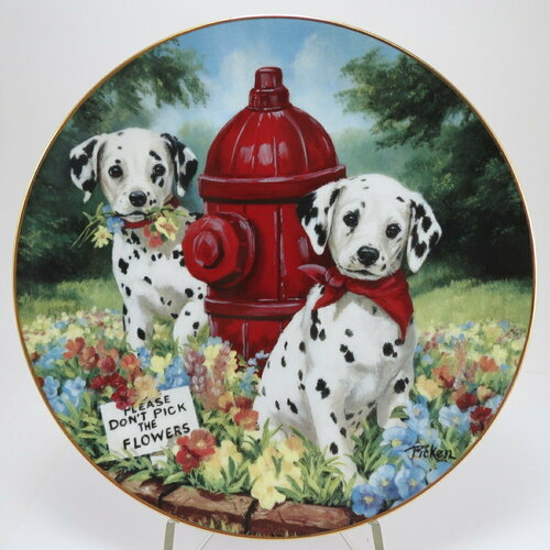 Тарелка "Далматины Пожарные: Пожалуйста, не рвите Цветы". Фарфор, деколь, золочение. США, Princeton Gallery, Линда Пикер, 1993