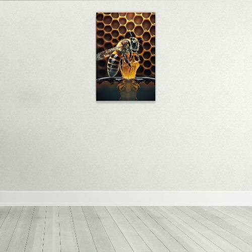 Картина на холсте 60x90 Альянс Лес "Пчела, мед. соты 2" на подрамнике / интерьер/ декор