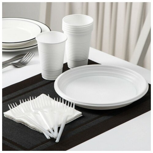 Набор одноразовой посуды на 6 персон "Летний №1", тарелки плоские, стаканчики 200 мл, вилки, бумажные салфетки, цвет белый