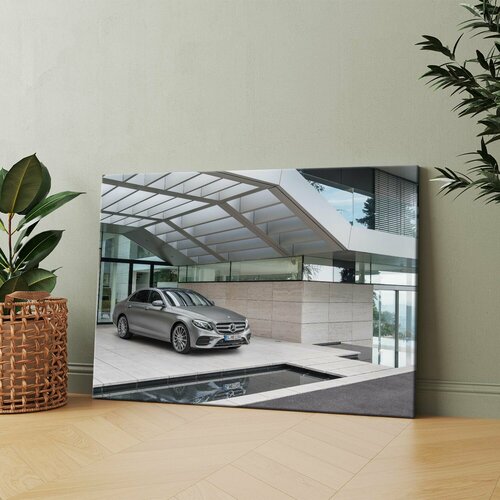 Картина на холсте (Серебряная машина, припаркованная перед современным домом) 30x40 см. Интерьерная, на стену.