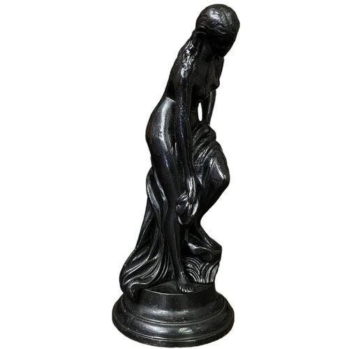 Чугунная статуэтка "Купальщица после купания (Купающаяся Венера)" 1984 г. Автор Аллегрен, Касли СССР