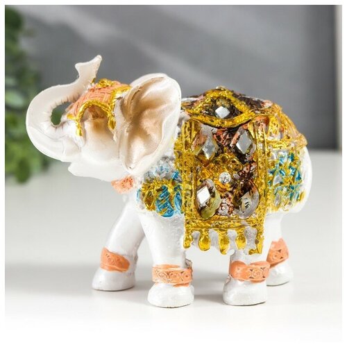 Сувенир полистоун "Белый слон в золотой попоне с синими вставками" 9,5х5х7 см