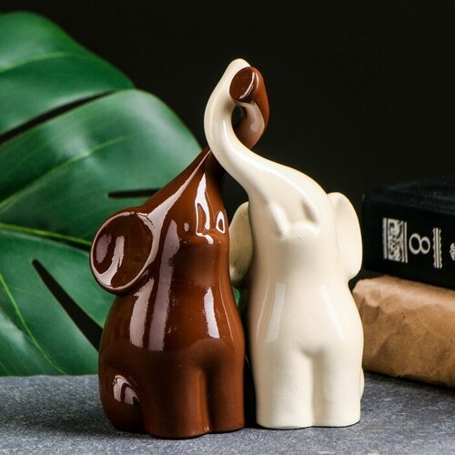 Хорошие сувениры Фигура "Пара слонов" молочный/шоколад, 7х12х16см