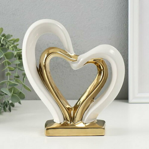 Сувенир керамика "Сплетённые сердца" белый с золотом 5.5х17.5х19.5 см