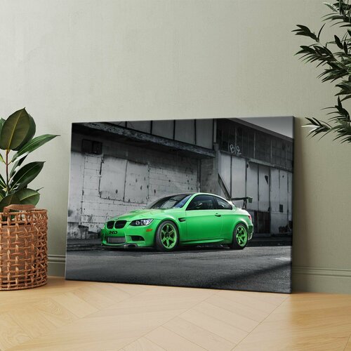 Картина на холсте (Зеленая машина, припаркованная перед зданием) 50x70 см. Интерьерная, на стену.