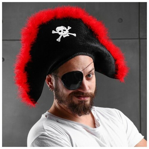 Страна Карнавалия Карнавальная шляпа «Пиратка», с красным пухом, р-р. 56-58