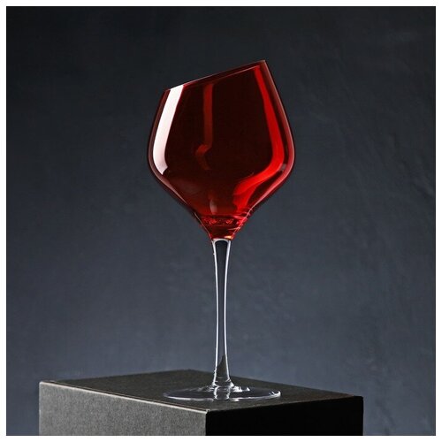 Бокал стеклянный для вина Magistro «Иллюзия», 540 мл, 10×24 см, ножка прозрачная, цвет красный