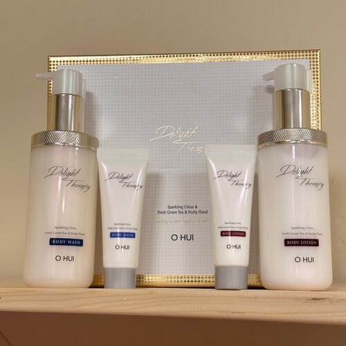 O HUI Люксовый набор для душа . Гель и Лосьон для тела 300 мл DELIGHT THERAPY BODY CARE SPECIAL SET