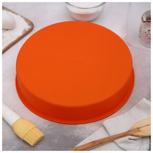Форма силиконовая для выпечки Доляна «Круг», 28×5,5 см, цвет оранжевый