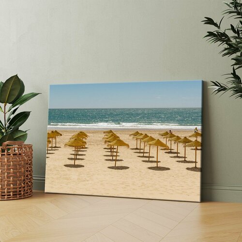 Картина на холсте (Пляжный зонт на песчаном пляже) 50x70 см. Интерьерная, на стену.