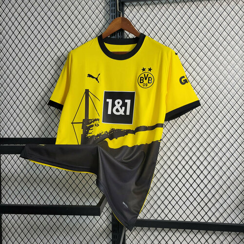 Футболка  футболка реал мадрид белый 46, размер M, желтый