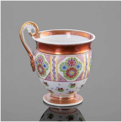 Чашка чайная оригинальной формы в стиле ампир