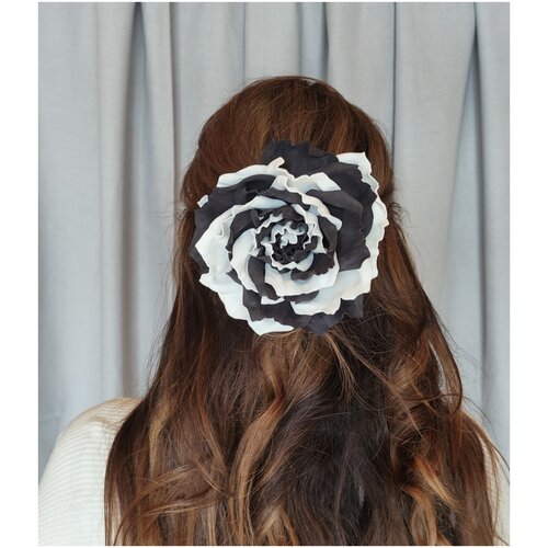 Большая брошь заколка для волос цветок роза бело-черная 180122м