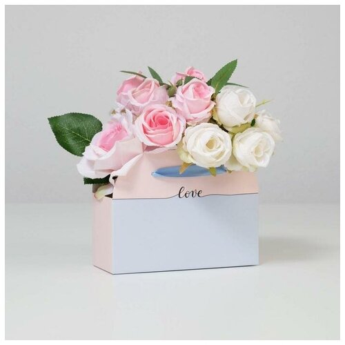 Коробка для цветов складная «love», 17 × 13 × 7 см