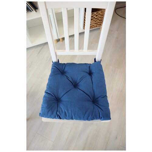 Подушка на стул БельВита с тафтингом, 40x38 см, синий
