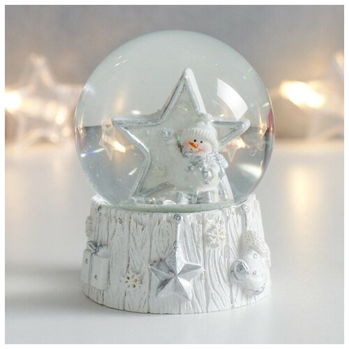 Сувенир полистоун водяной шар "Снеговик со звездой" 7х6,7х8,8 см (6 шт)
