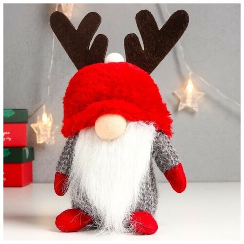 Кукла интерьерная "Дед Мороз в красной шапке с рожками" 20*13*11 см