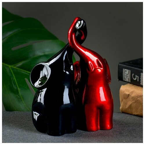 Фигура "Пара слонов" черный/бордовый, 7х12х16см./В упаковке шт: 1