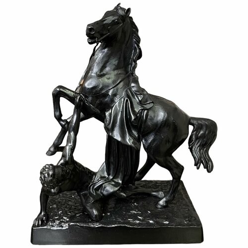 Чугунная скульптура "Конь с упавшим всадником" 1964 г. Автор Клодт П. К. Касли, СССР