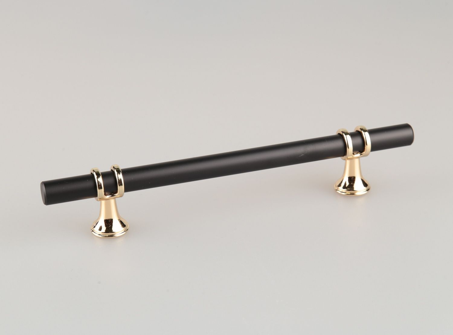 Ручка мебельная скоба 128 мм, RS.1016.A.128.BK , черный-золото