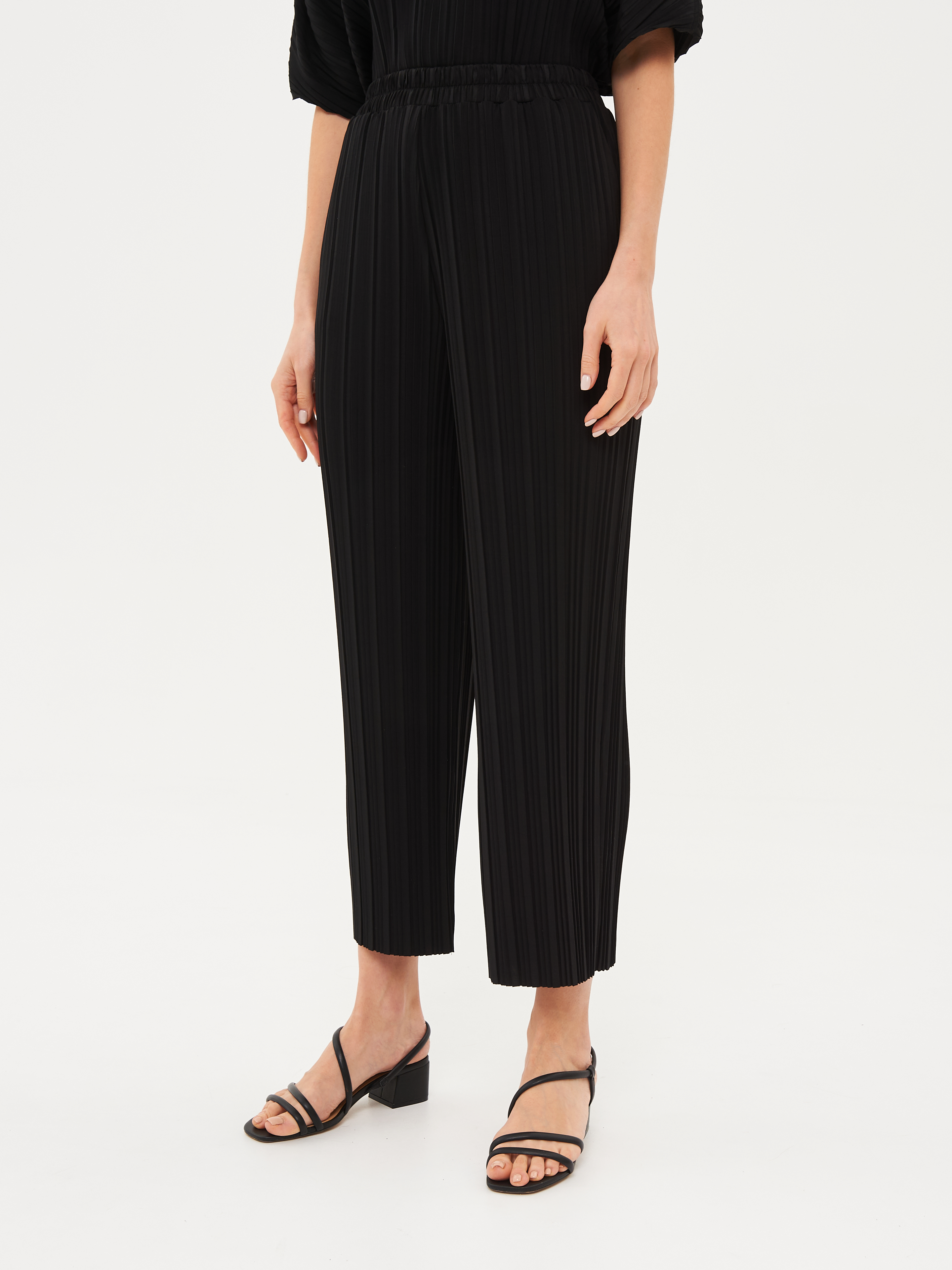 Брюки женские Gerry Weber 220003-35001-11000-34 черные 34