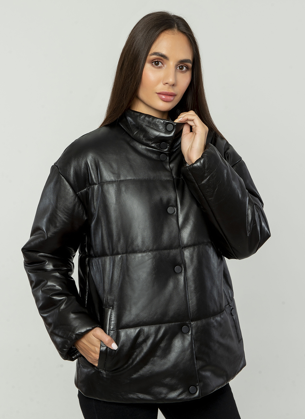 Кожаная куртка женская Каляев 1659781 черная 50 RU