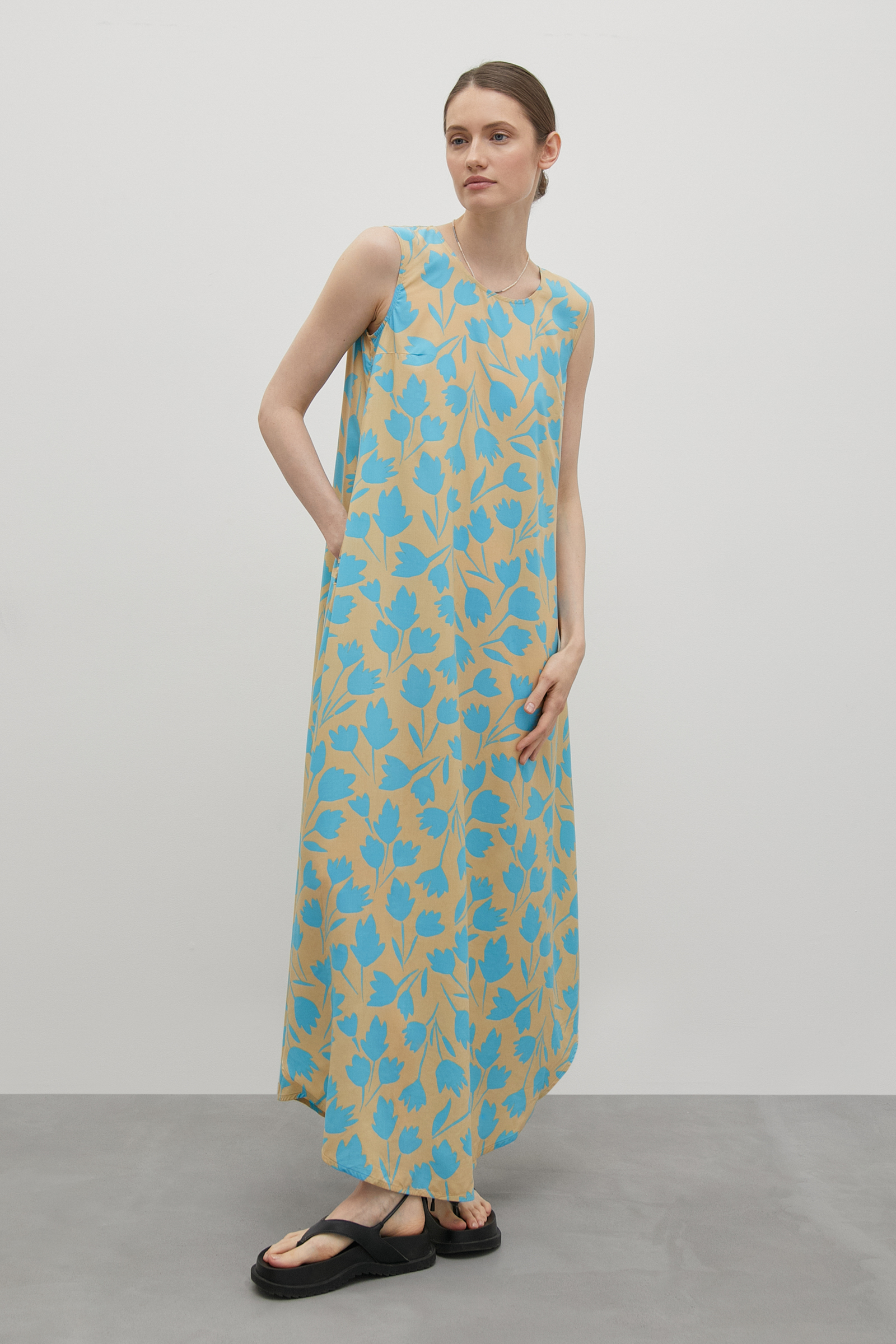 Платье женское Finn Flare FSD11071-1 бежевое L
