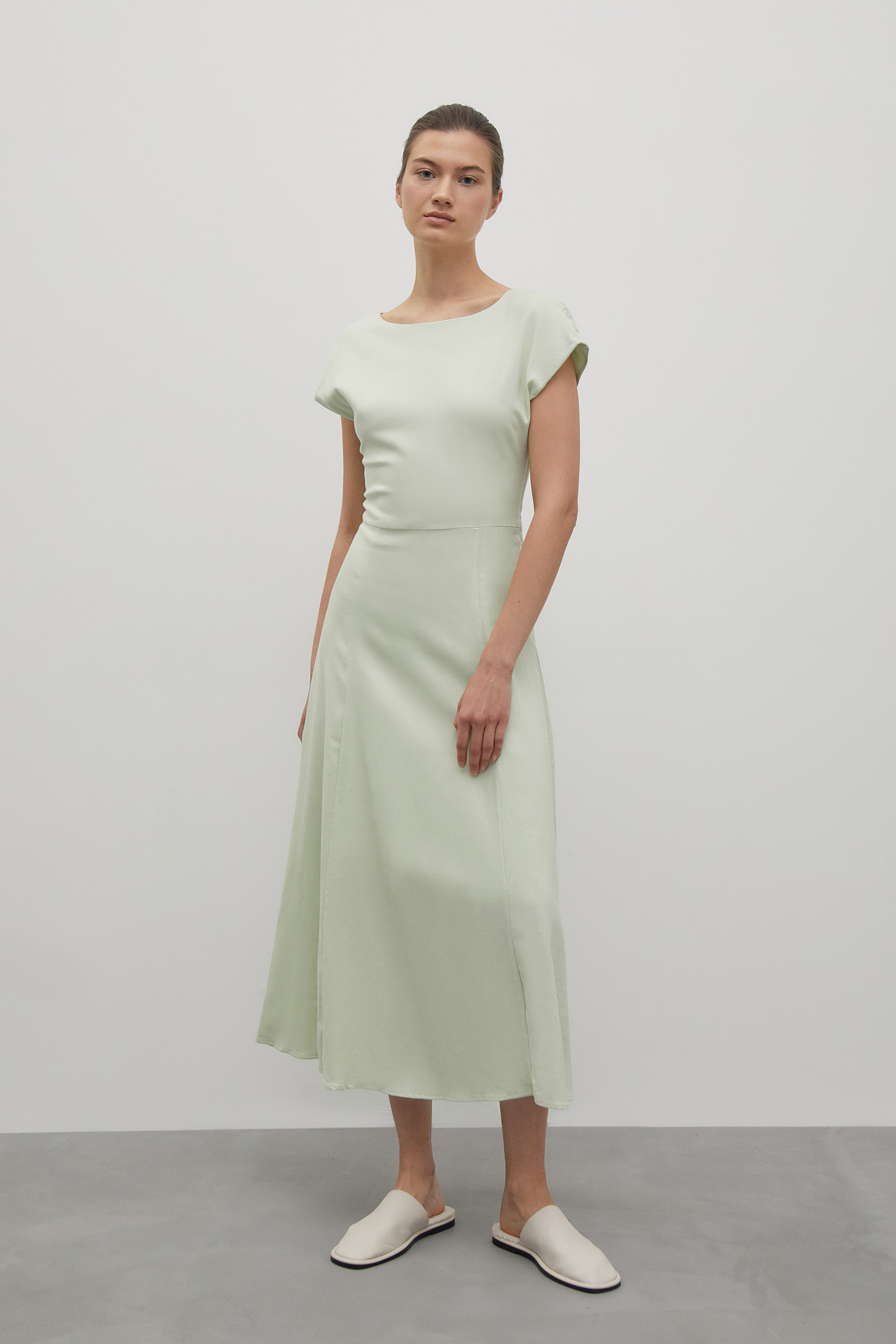 Платье женское Finn Flare FSD110143 зеленое L