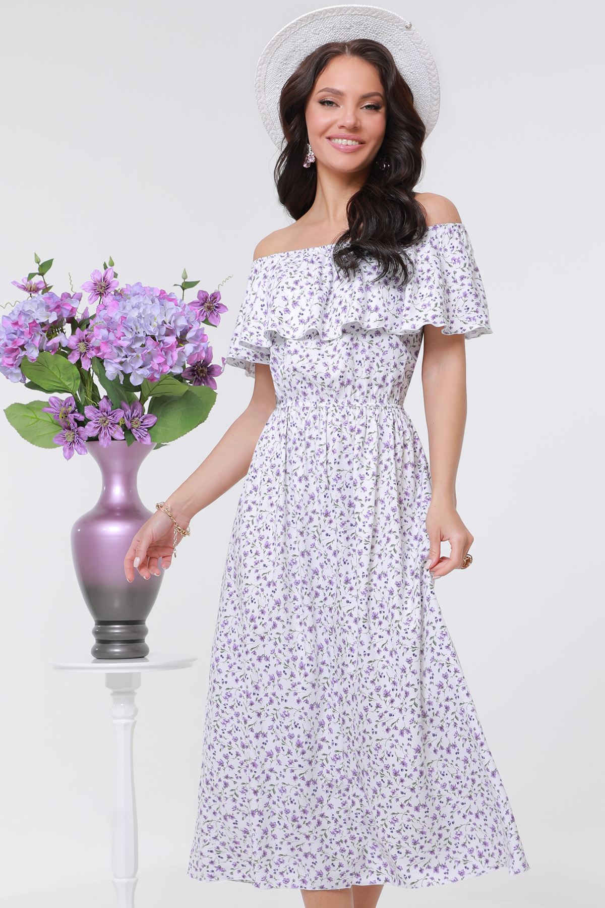 Платье женское DSTrend Цветочный грильяж белое 52 RU